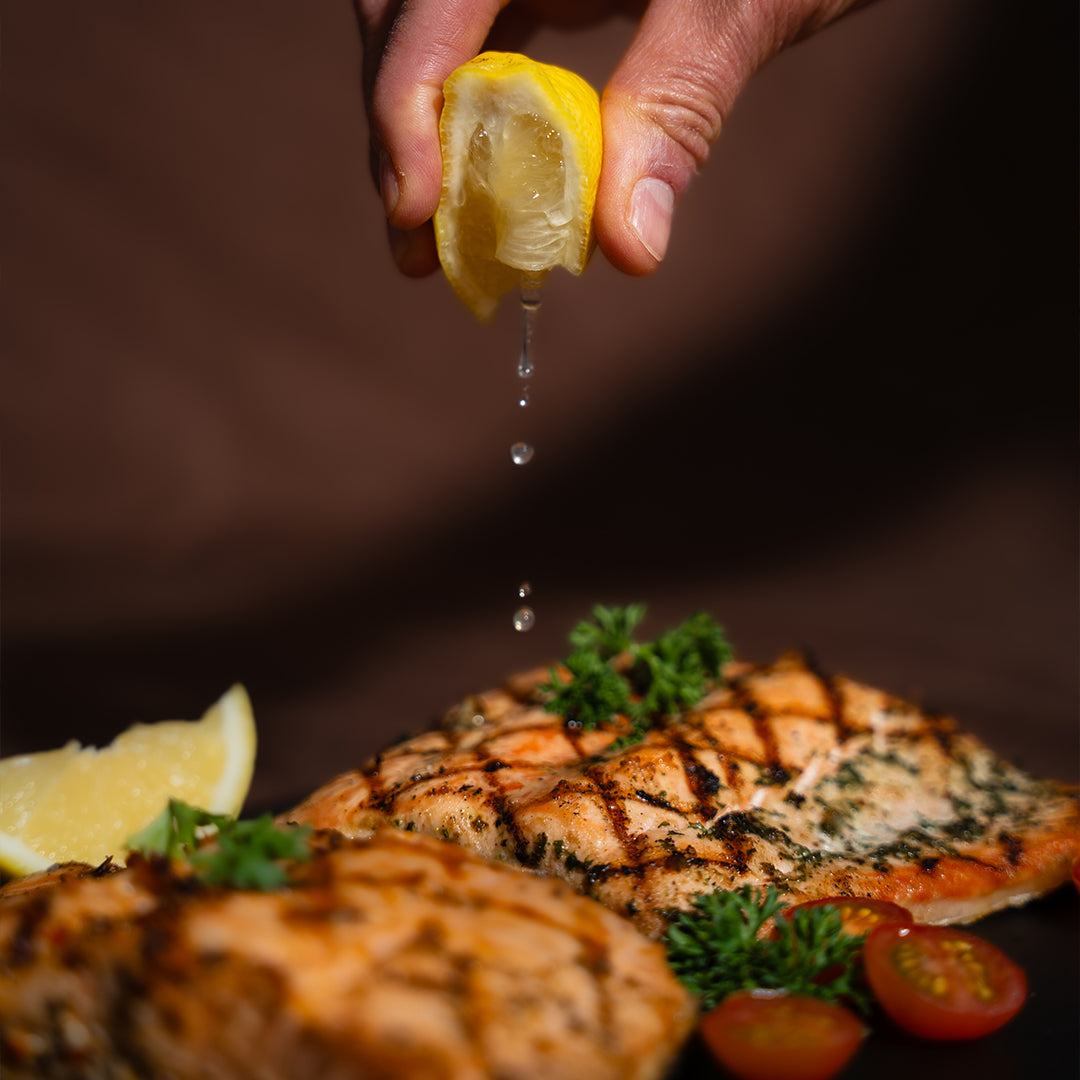 Portion de Saumon marinée avec peau – Les Poissonneries Odessa